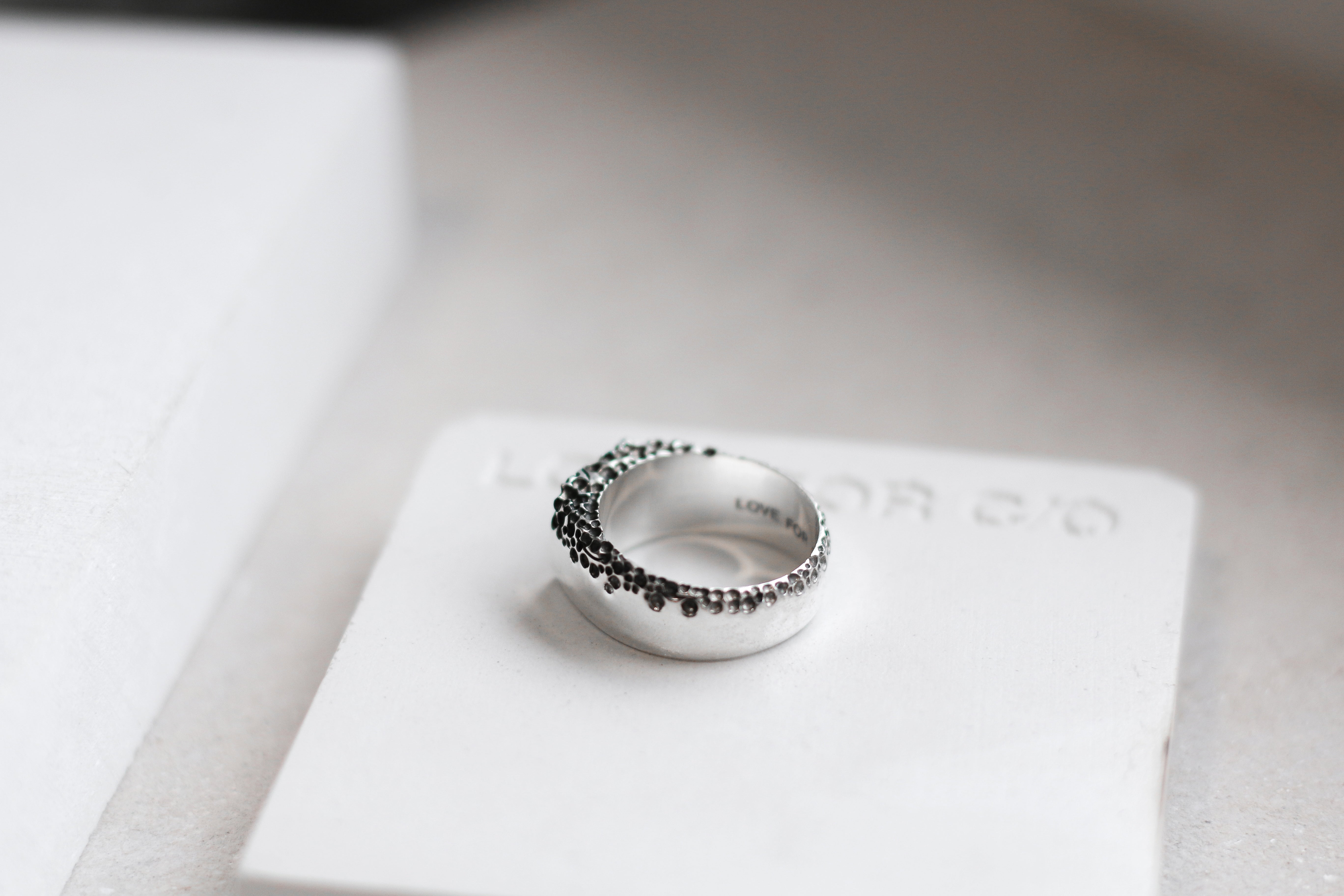 POMPEII .925 BURNED SIGNET RING – LOVE FOR C/O®